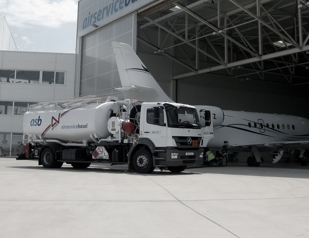 Hydrant Dispensers - TITAN AERO